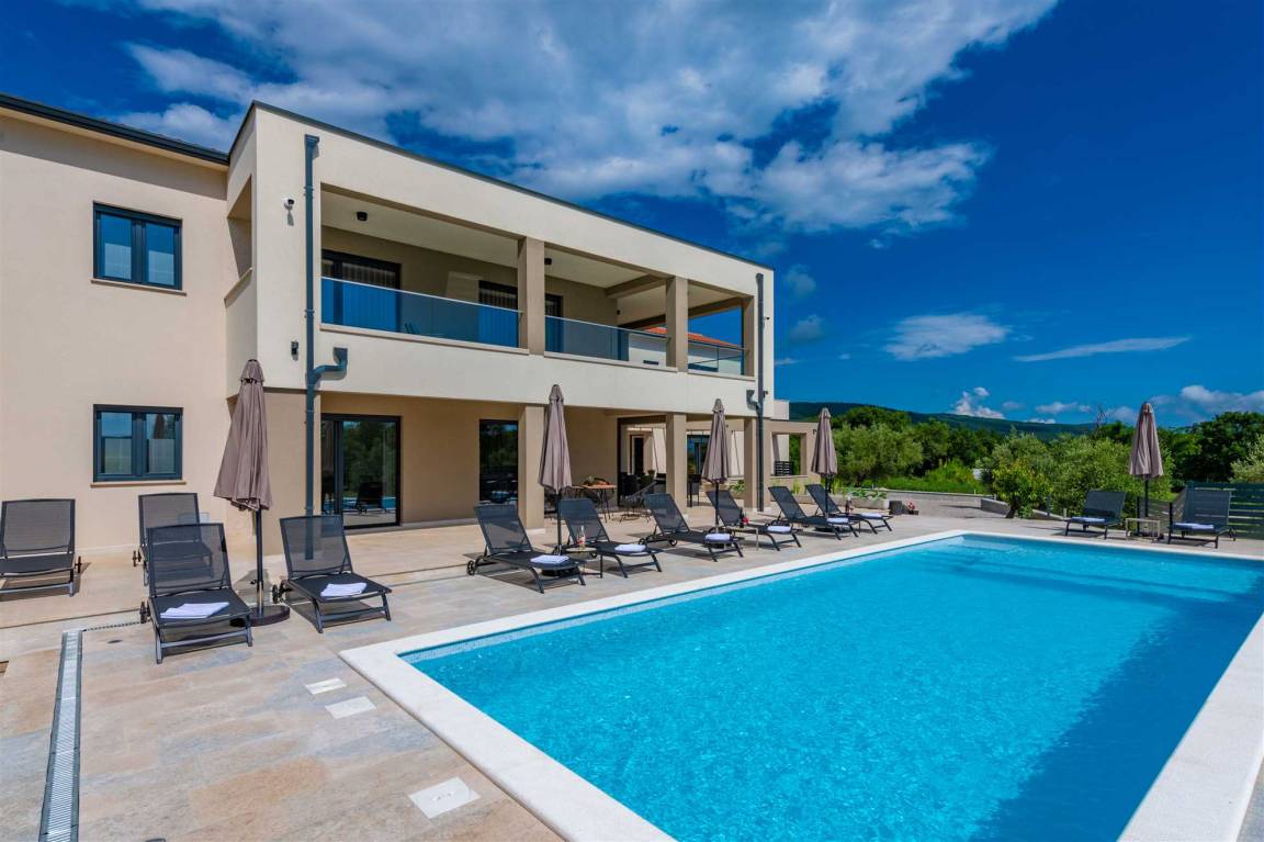 500 M² Villa ∙ 7 Bedrooms ∙ 18 Guests - Croatia