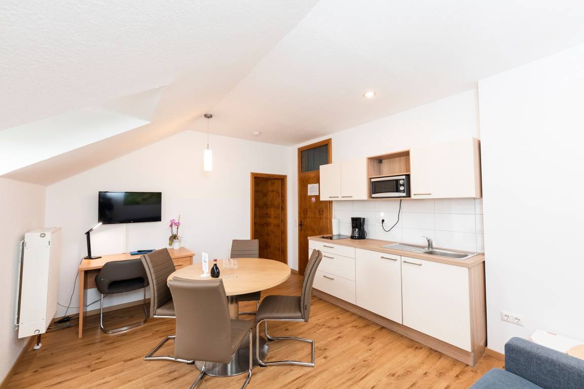 70 M² Ferienwohnung ∙ 1 Schlafzimmer ∙ 3 Gäste - Dettelbach