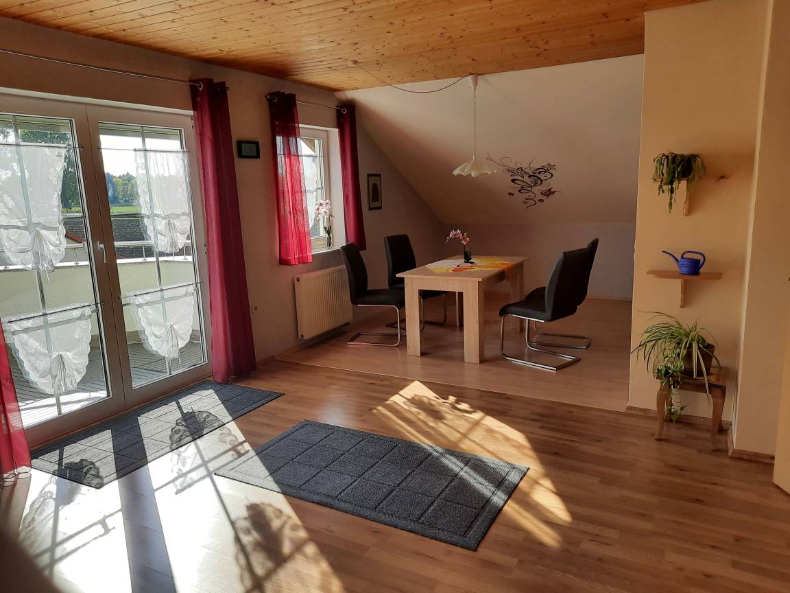 95 M² Ferienwohnung ∙ 2 Schlafzimmer ∙ 3 Gäste - Bad Schussenried