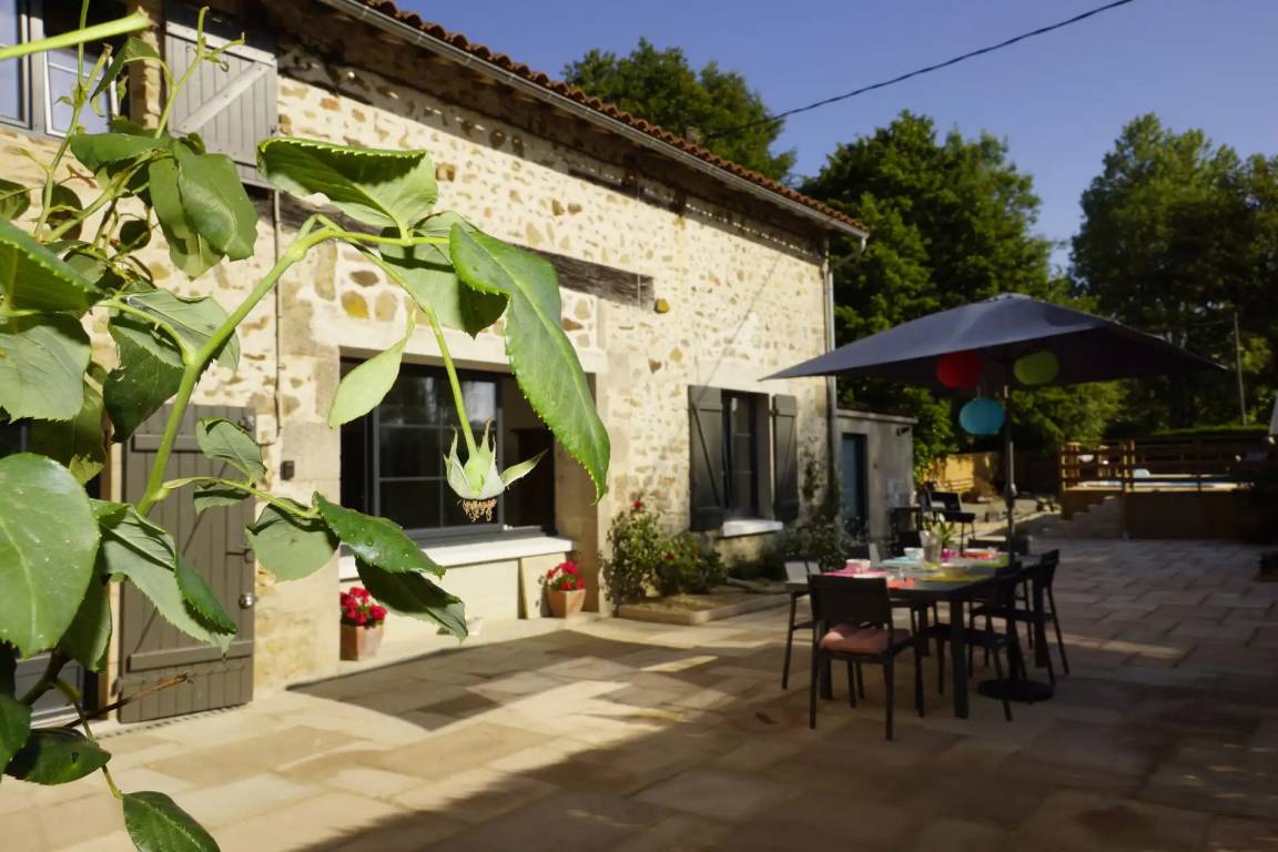 235 M² Maison De Vacances ∙ 3 Chambres ∙ 6 Personnes - Bellac