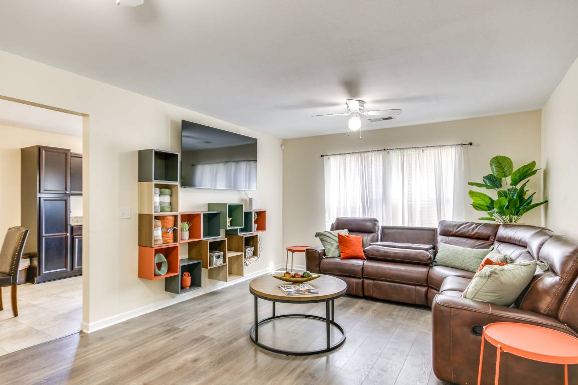 150 M² House ∙ 3 Bedrooms ∙ 9 Guests - Elgin, SC