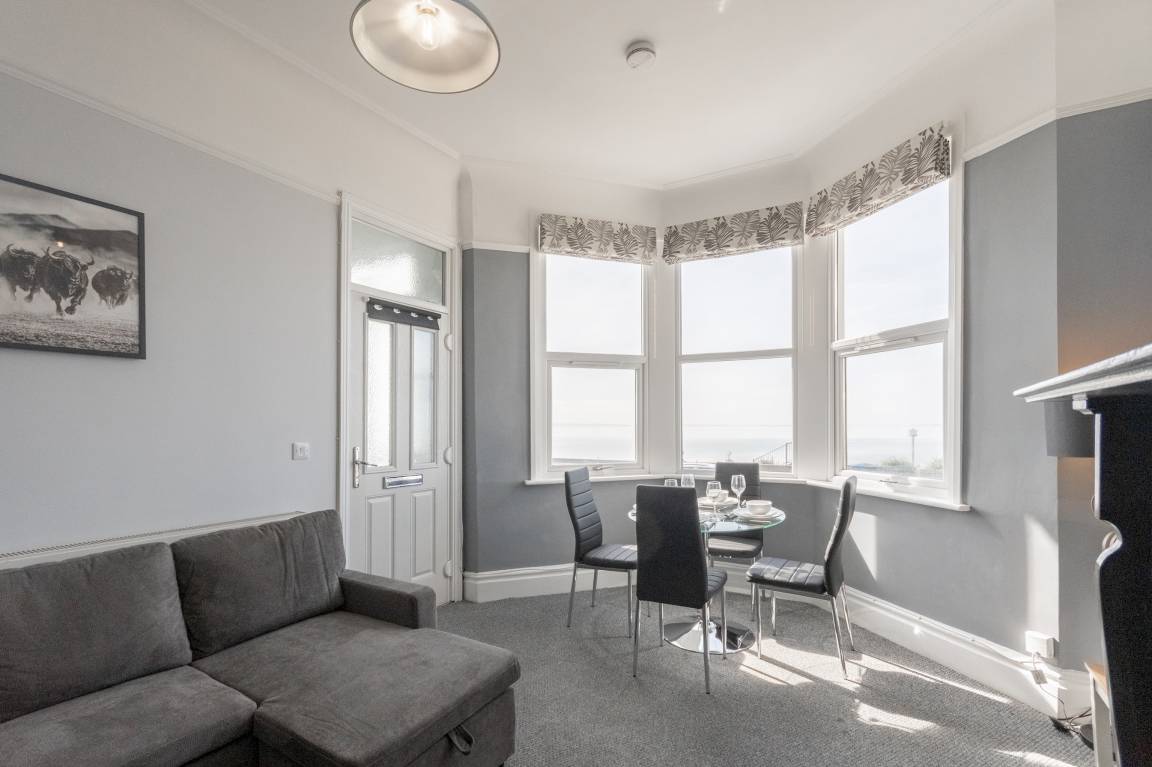 56 M² Apartment ∙ 2 Bedrooms ∙ 6 Guests - Southend-on-Sea