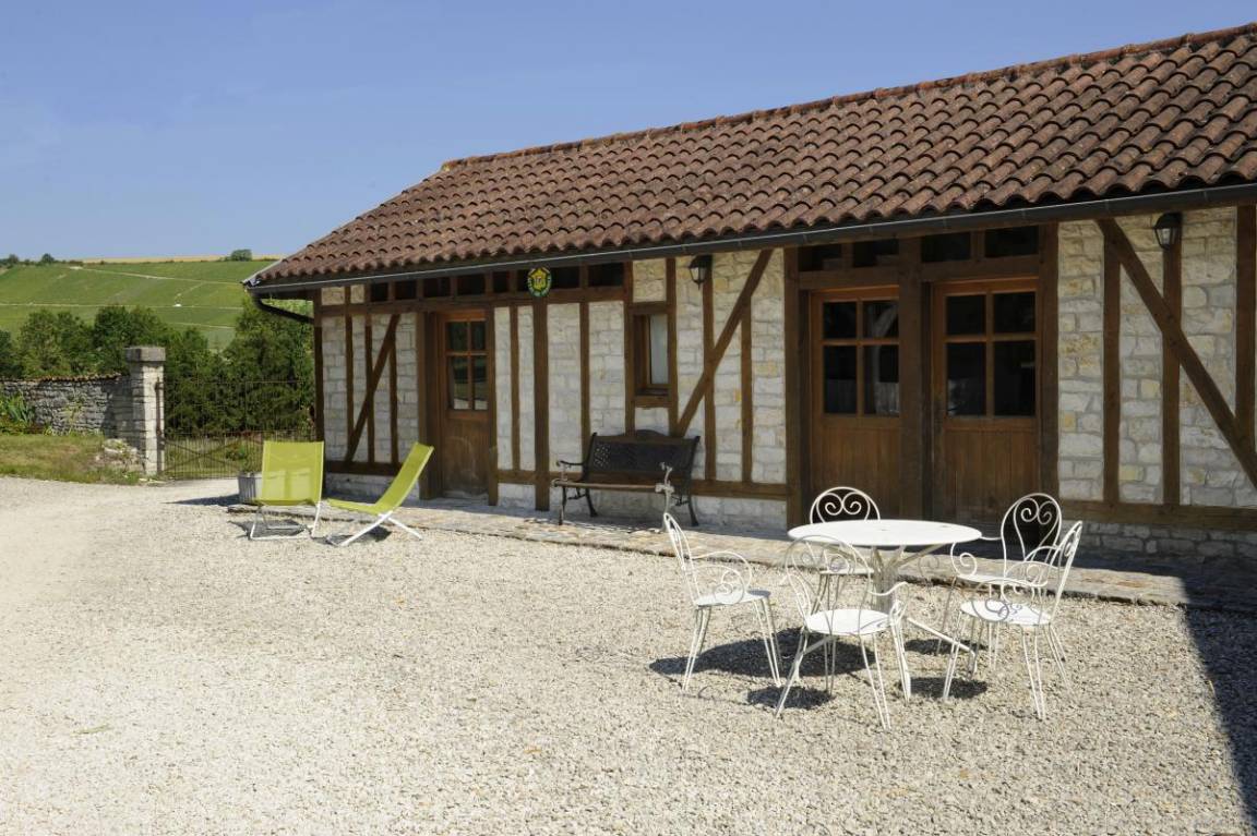63 M² Gîte ∙ 2 Chambres ∙ 4 Personnes - Bar-sur-Aube