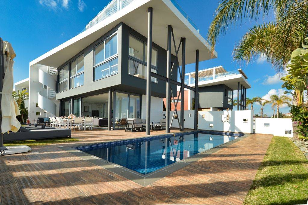 Cottage ∙ 3 Bedrooms ∙ 8 Guests - Nissi Beach