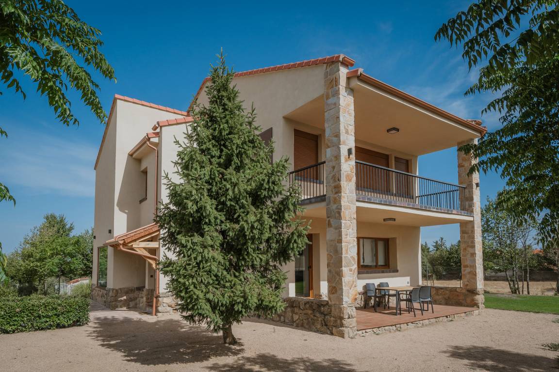 264 M² House ∙ 5 Bedrooms ∙ 13 Guests - Segovia
