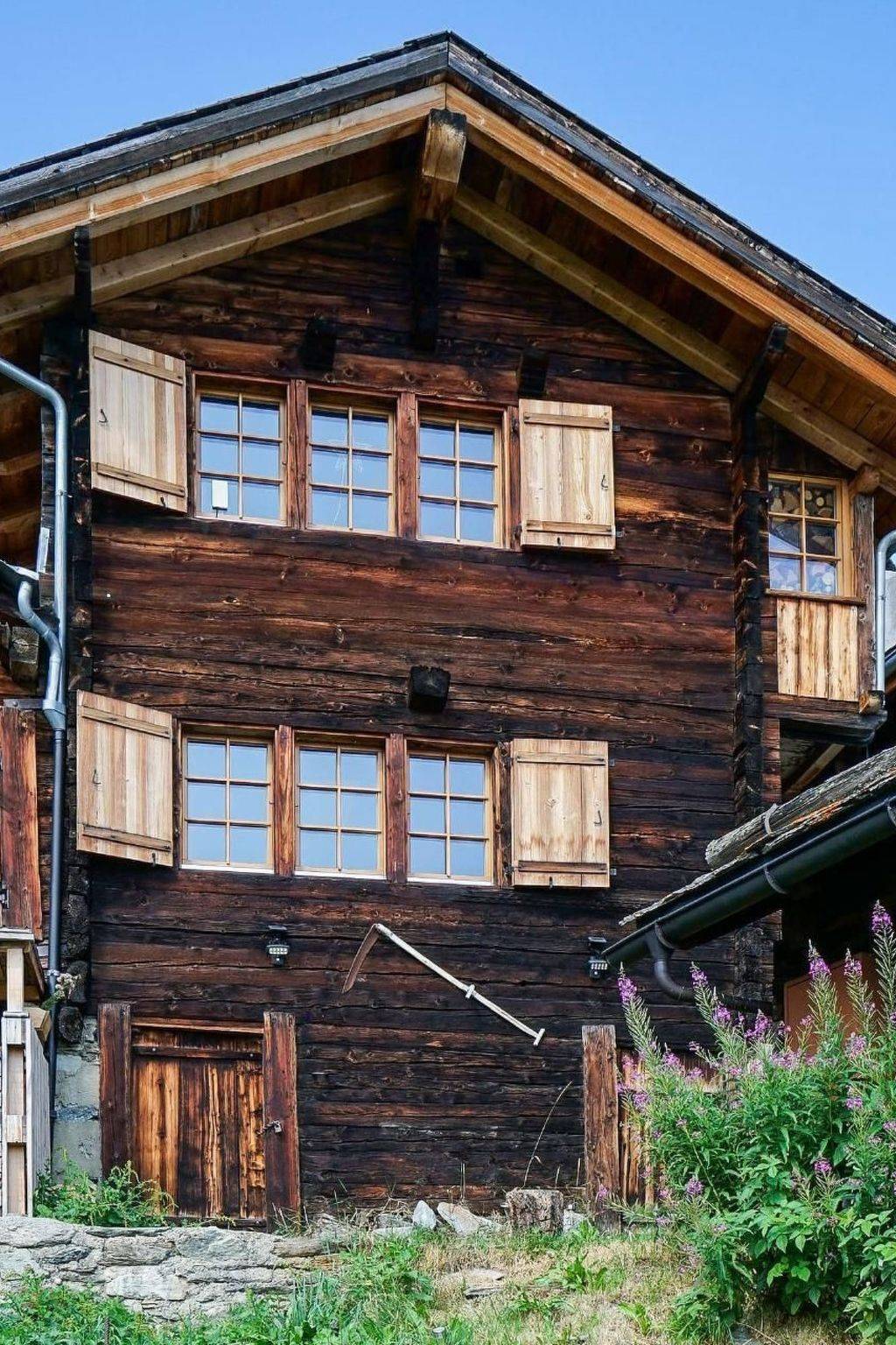 65 M² Ferienhaus ∙ 2 Schlafzimmer ∙ 4 Gäste - Stalden
