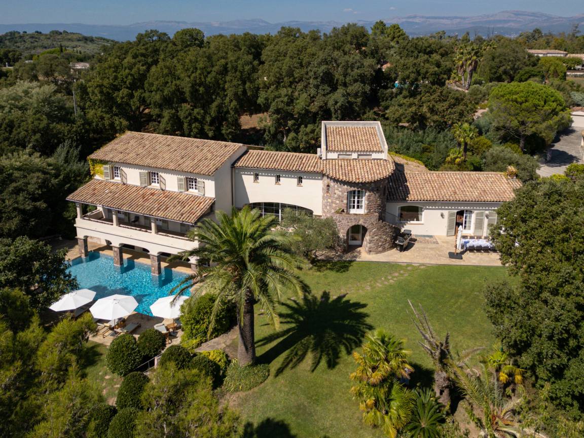 300 M² Villa ∙ 8 Bedrooms ∙ 16 Guests - Grasse