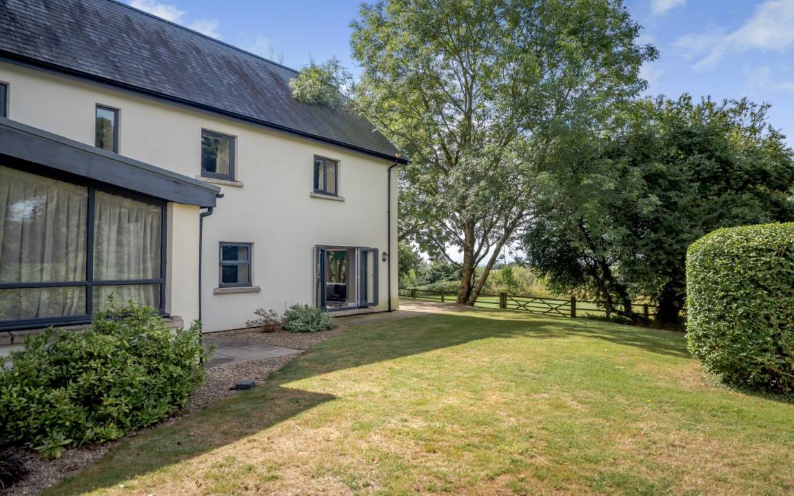 Cottage ∙ 5 Bedrooms ∙ 9 Guests - Newport