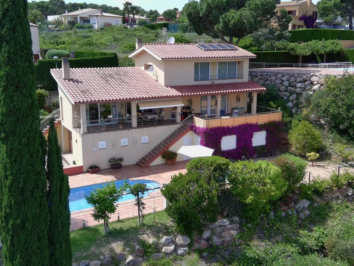 140 M² Casa ∙ 3 Habitaciones ∙ 6 Huéspedes - Pals