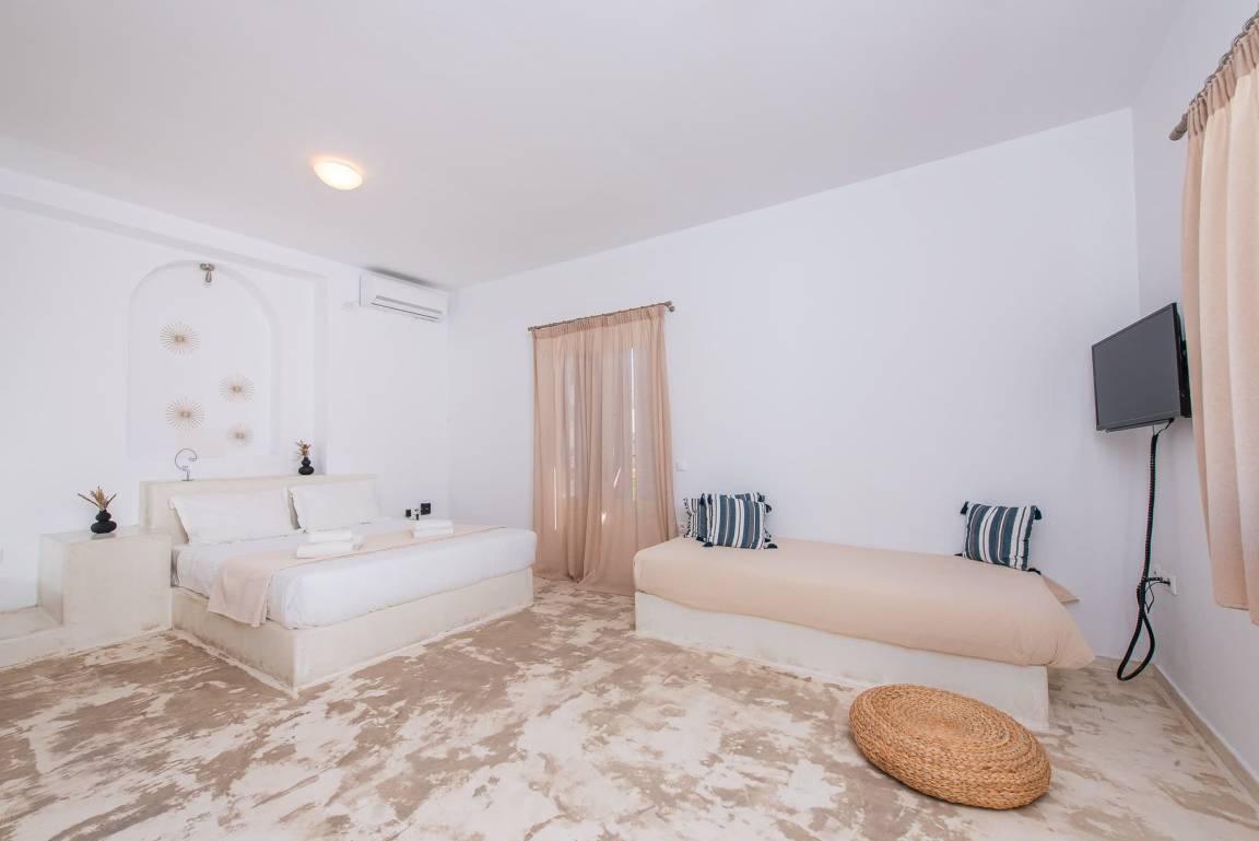 House ∙ 1 Bedroom ∙ 5 Guests - Santorini