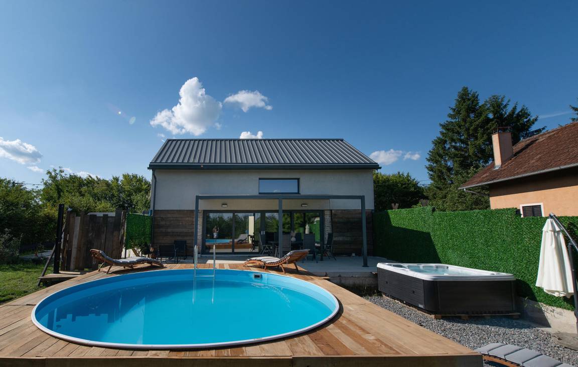 120 M² Ferienhaus ∙ 3 Schlafzimmer ∙ 8 Gäste - Sisak