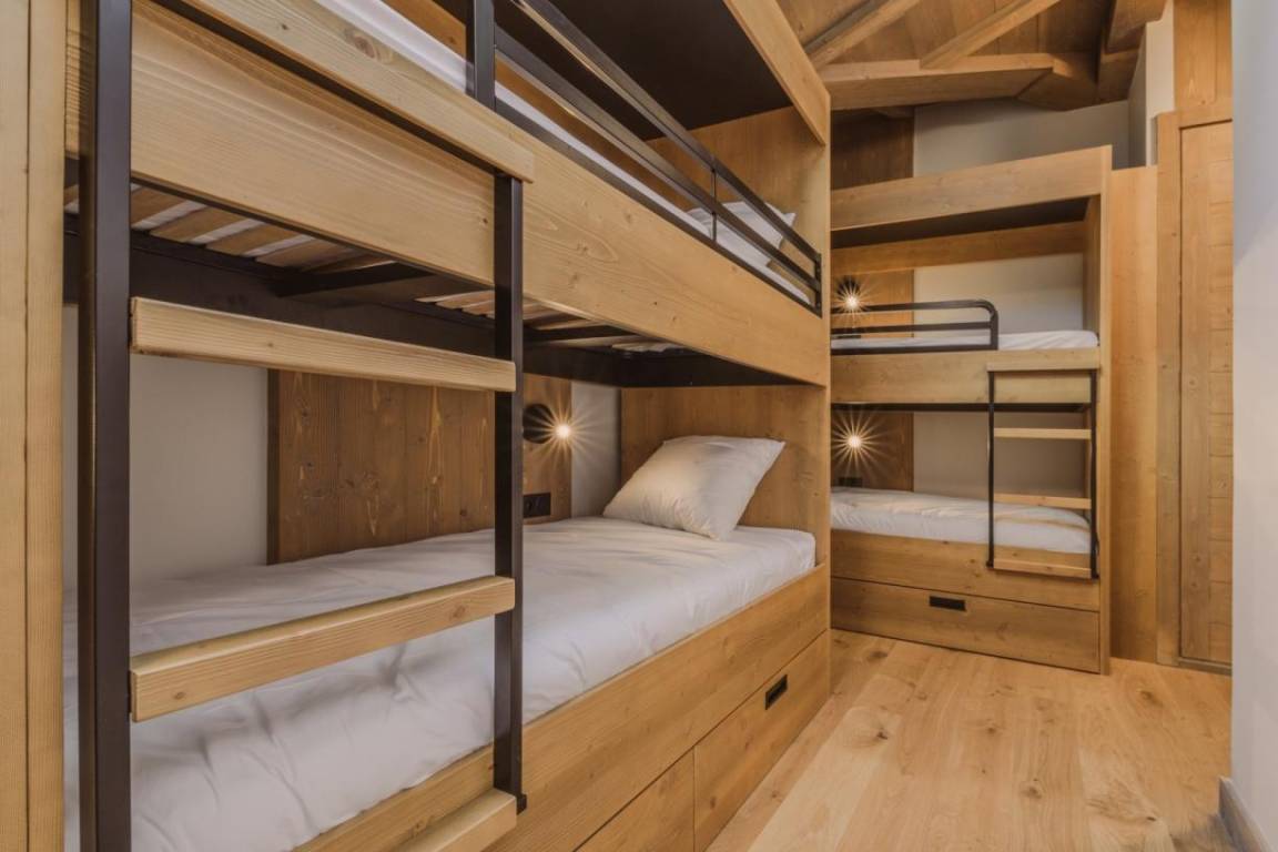 106 M² Chalet ∙ 4 Bedrooms ∙ 12 Guests - Megève