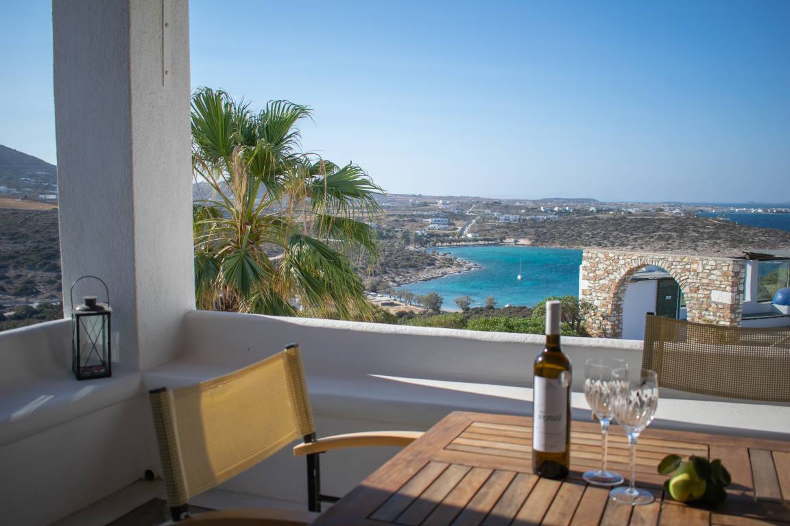 110 M² Villa ∙ 4 Habitaciones ∙ 7 Huéspedes - Paros