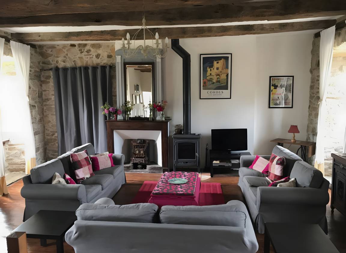 252 M² House ∙ 4 Bedrooms ∙ 12 Guests - Najac