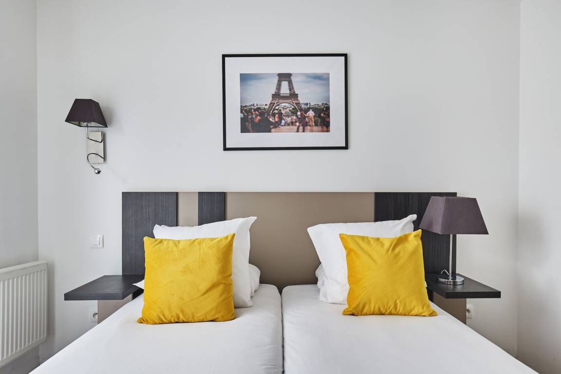 32 M² Apartament Typu Studio ∙ 1 Sypialnia ∙ 4 Gości - Clichy-la-Garenne