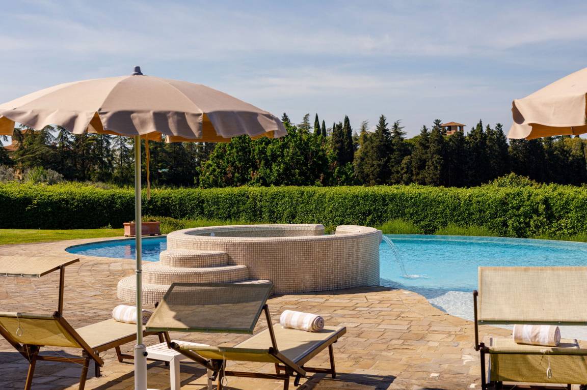 700 M² Villa ∙ 10 Bedrooms ∙ 20 Guests - Certaldo