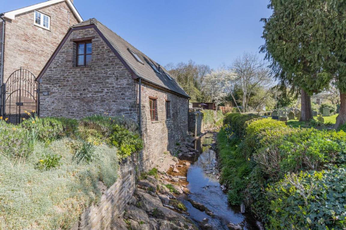 Cottage ∙ 2 Bedrooms ∙ 4 Guests - Brecon