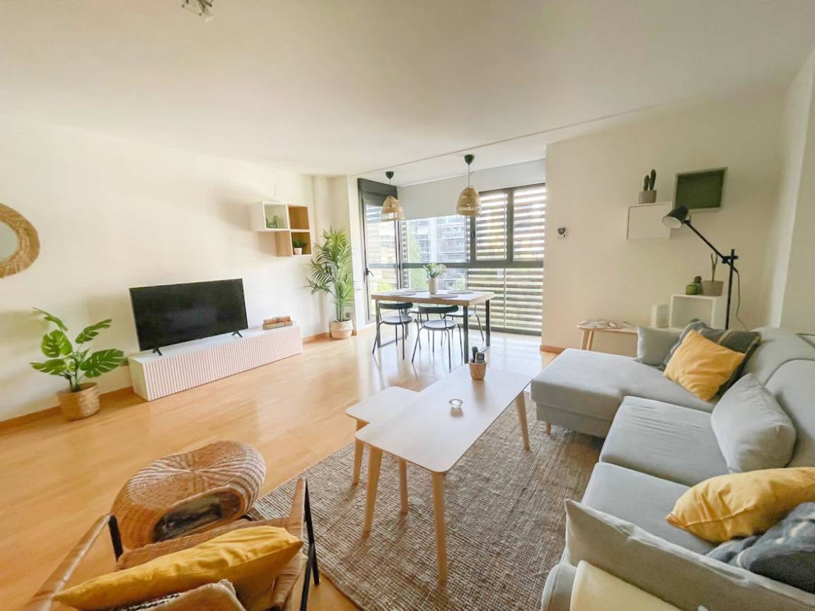 103 M² Apartamento ∙ 2 Habitaciones ∙ 4 Huéspedes - Tres Cantos