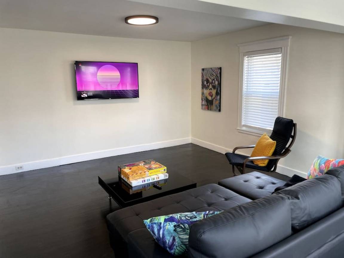 Apartment ∙ 2 Bedrooms ∙ 6 Guests - Belmont, MA