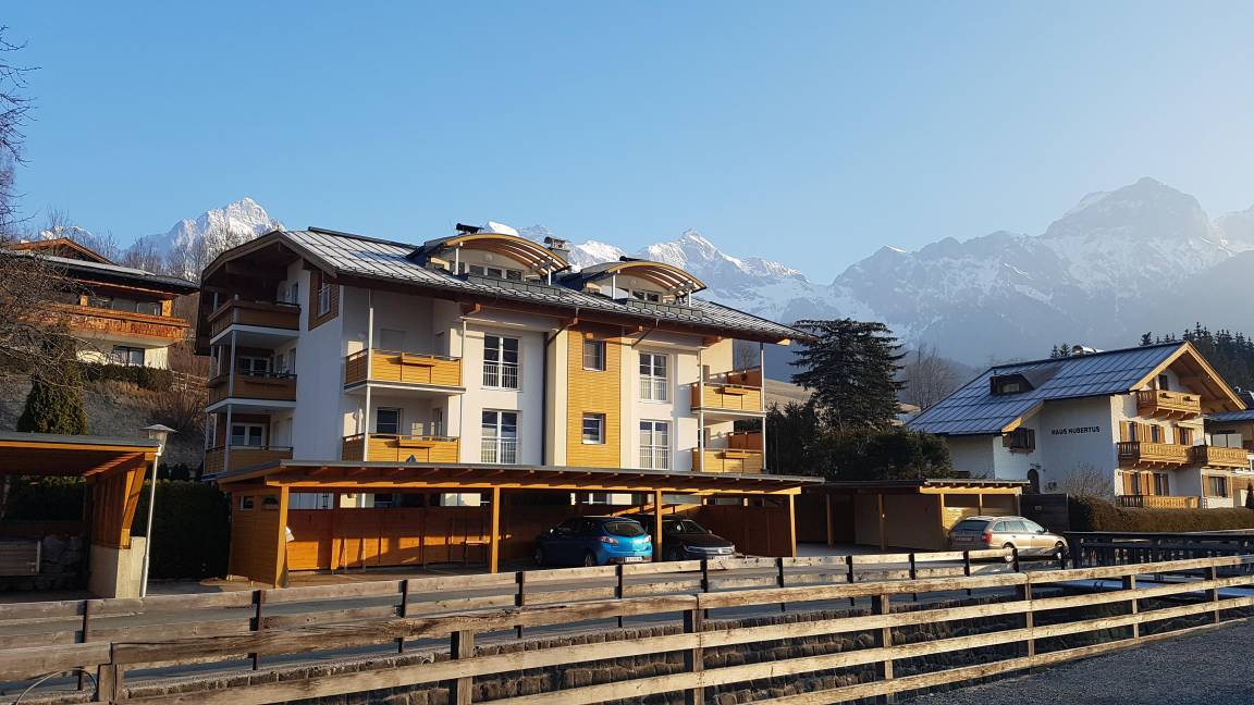 72 M² Hotelli ∙ 2 Makuuhuonetta ∙ 4 Vierasta - Hintermoos