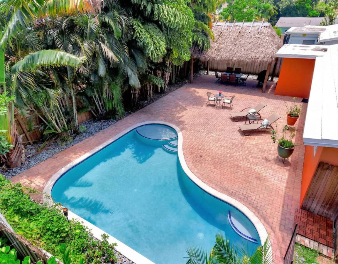 Villa ∙ 3 Bedrooms ∙ 10 Guests - Fort Lauderdale, FL