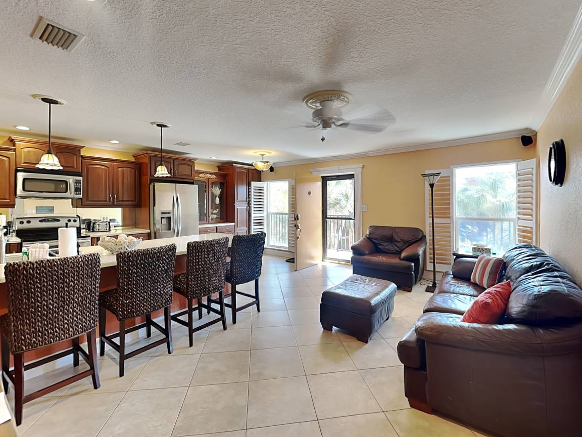 96 M² Condo ∙ 2 Bedrooms ∙ 6 Guests - Madeira Beach, FL