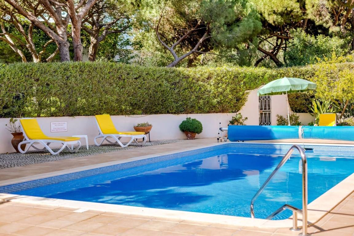 Villa ∙ 4 Bedrooms ∙ 9 Guests - Almancil