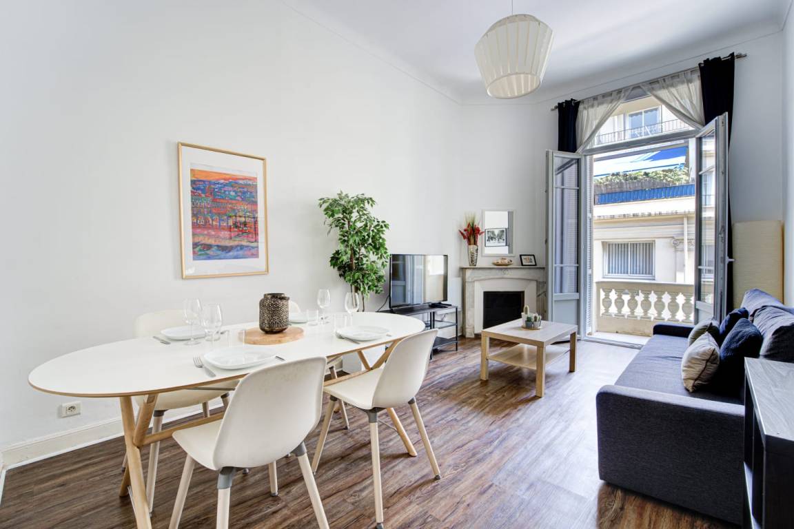 84 M² Appartement ∙ 2 Chambres ∙ 4 Personnes - ibis Nice Centre Gare