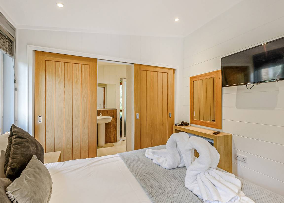 Chalet ∙ 2 Bedrooms ∙ 4 Guests - Cheshire