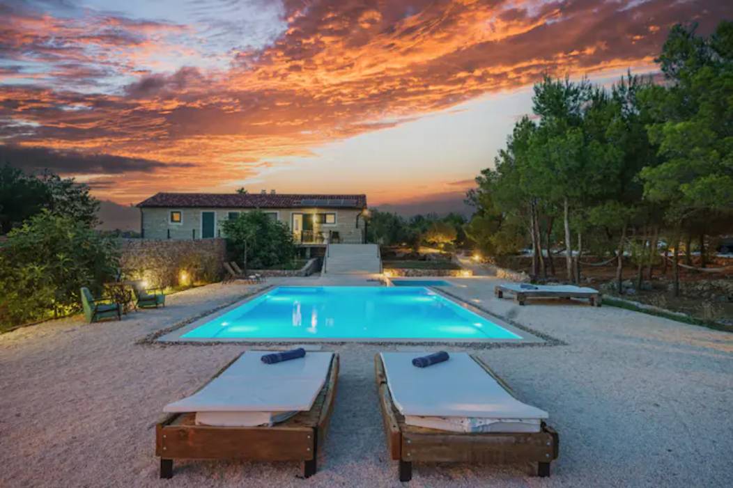 200 M² Villa ∙ 3 Bedrooms ∙ 7 Guests - Šibenik