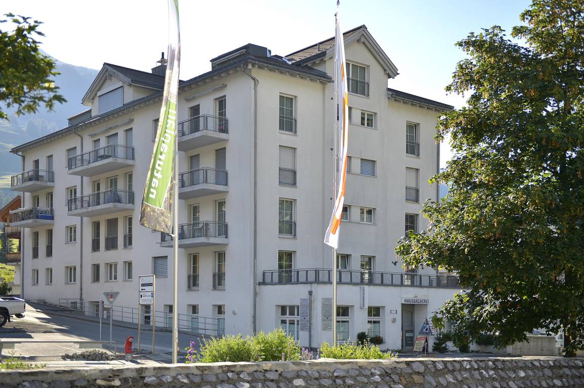 136 M² Ferienwohnung ∙ 4 Schlafzimmer ∙ 6 Gäste - Parpan