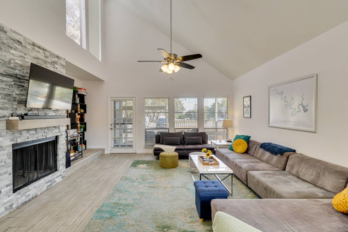 158 M² Apartment ∙ 3 Bedrooms ∙ 9 Guests - Lakeway, TX