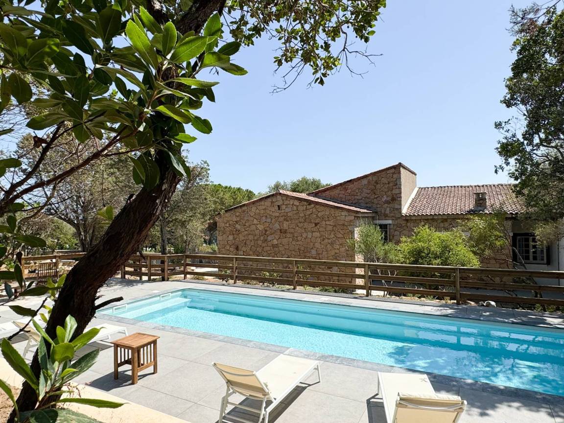 250 M² Villa ∙ 5 Schlafzimmer ∙ 10 Gäste - Propriano