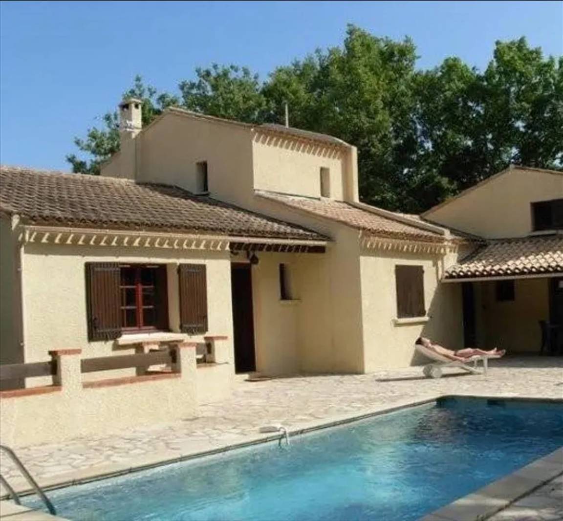 250 M² Villa ∙ 6 Chambres ∙ 16 Personnes - Alès