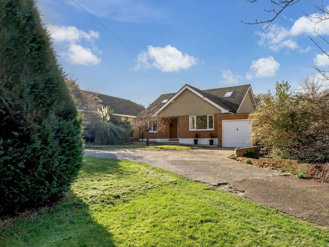 Cottage ∙ 4 Bedrooms ∙ 7 Guests - Lymington