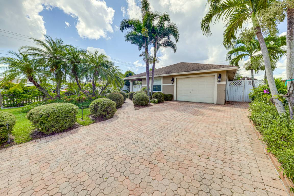 111 M² House ∙ 3 Bedrooms ∙ 6 Guests - Palm Springs, FL