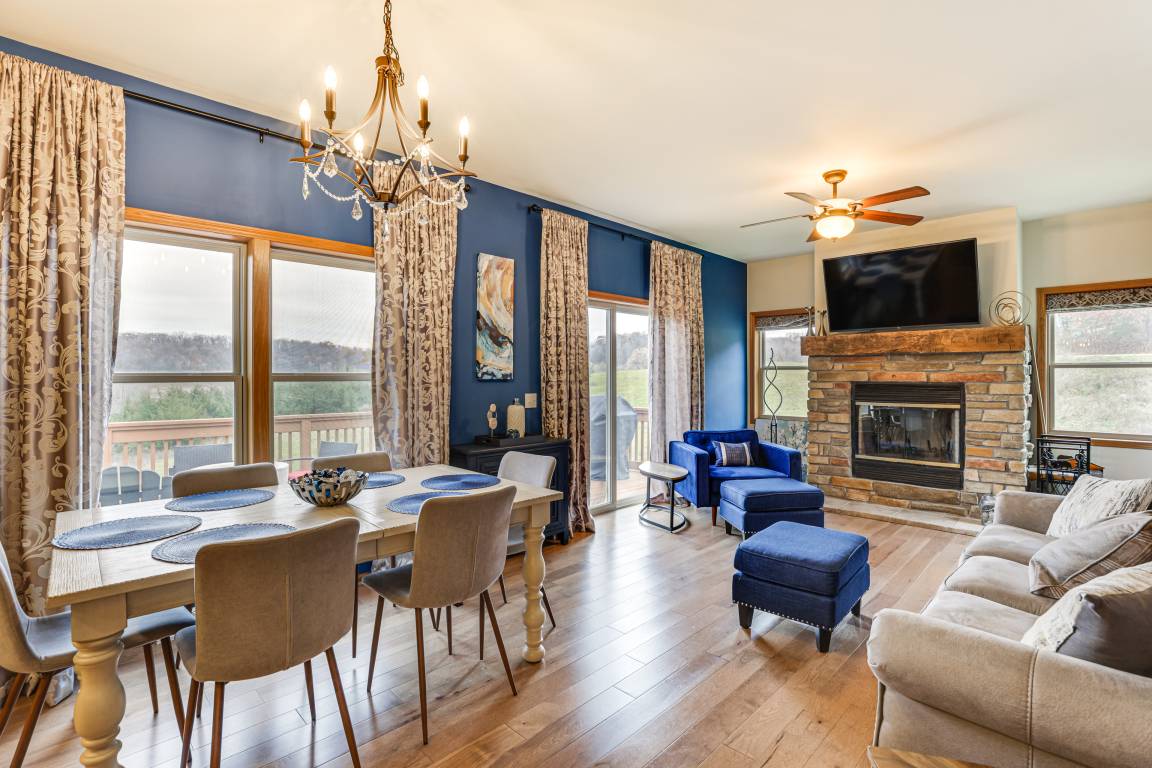 222 M² House ∙ 4 Bedrooms ∙ 8 Guests - Galena, IL