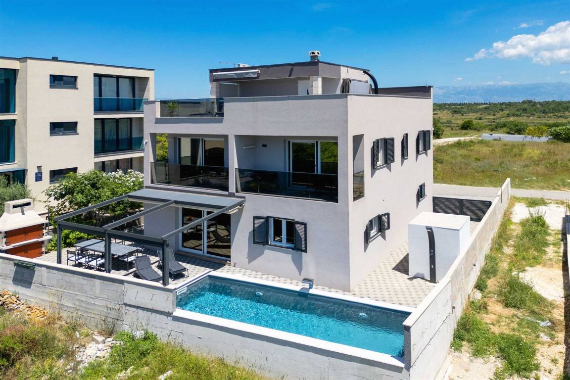 280 M² Villa ∙ 5 Bedrooms ∙ 12 Guests - Zadar