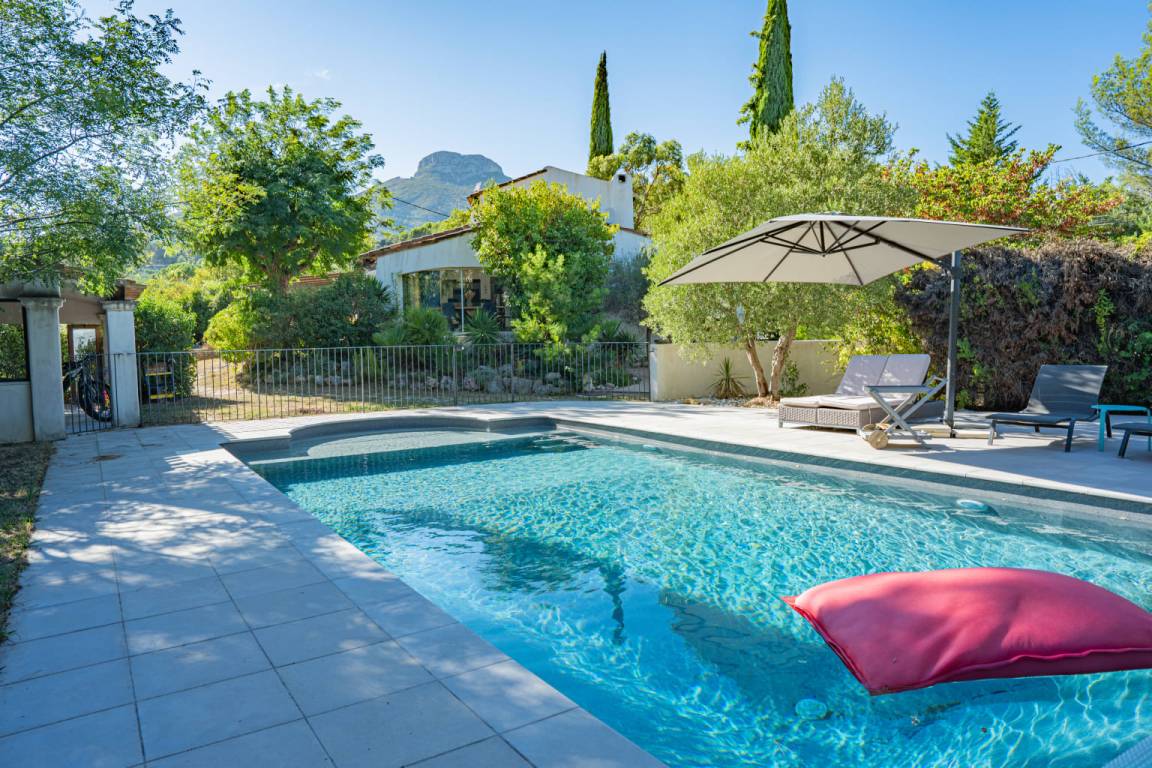 190 M² Villa ∙ 4 Chambres ∙ 8 Personnes - Aubagne