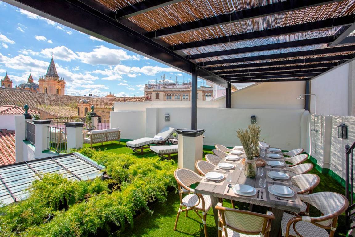 319 M² Apartment ∙ 6 Bedrooms ∙ 12 Guests - Seville