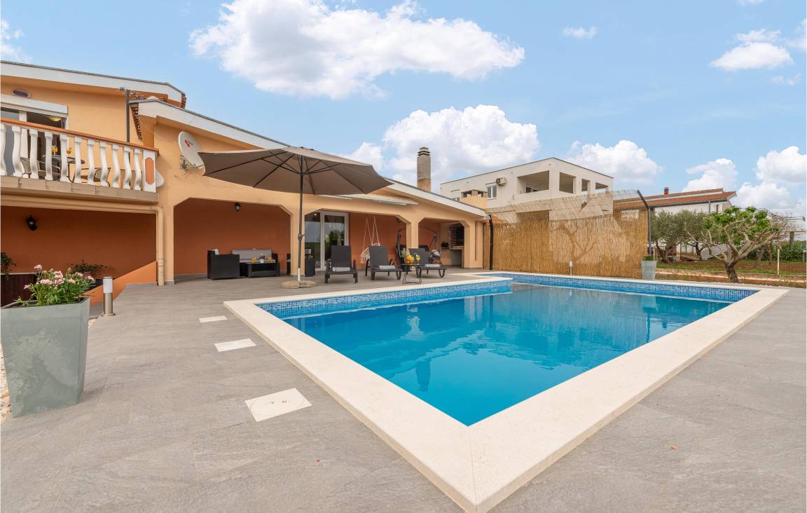 130 M² Ferienhaus ∙ 3 Schlafzimmer ∙ 8 Gäste - Sukošan