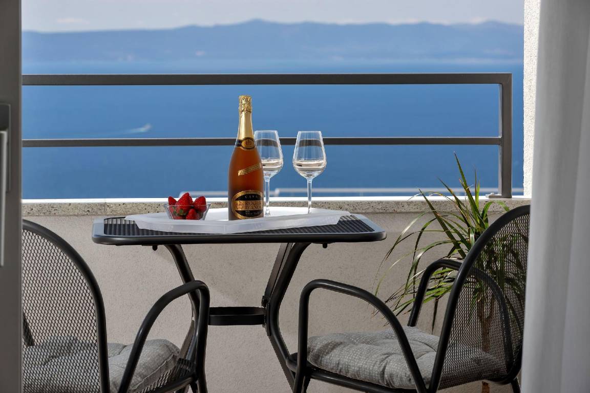 90 M² Ferienhaus ∙ 2 Schlafzimmer ∙ 4 Gäste - Makarska