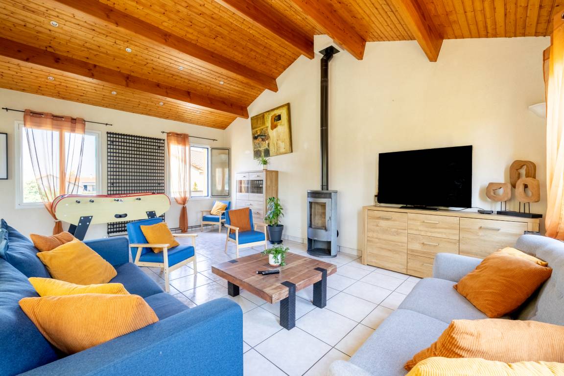 300 M² Maison De Vacances ∙ 5 Chambres ∙ 15 Personnes - Cholet