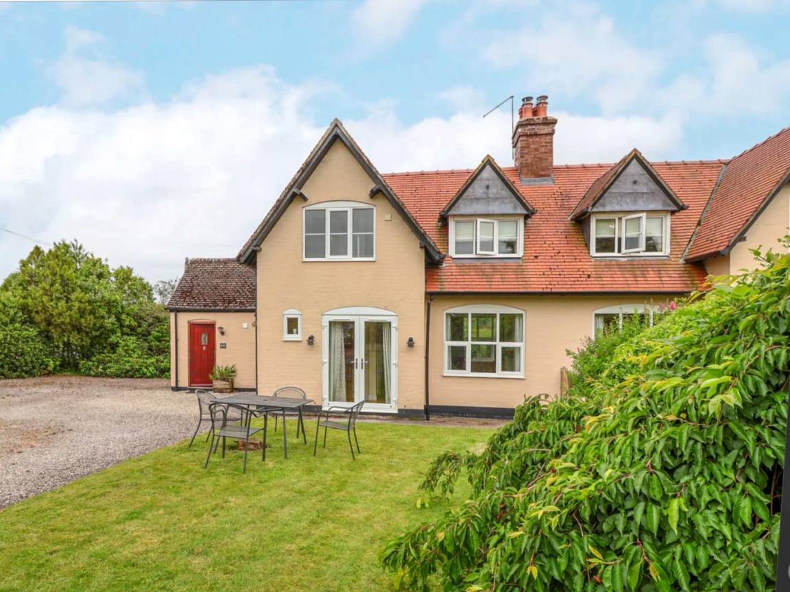 Cottage ∙ 2 Bedrooms ∙ 4 Guests - North Wales