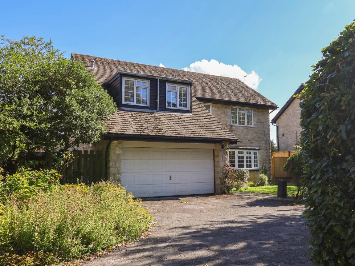 Cottage ∙ 4 Bedrooms ∙ 8 Guests - Bridport