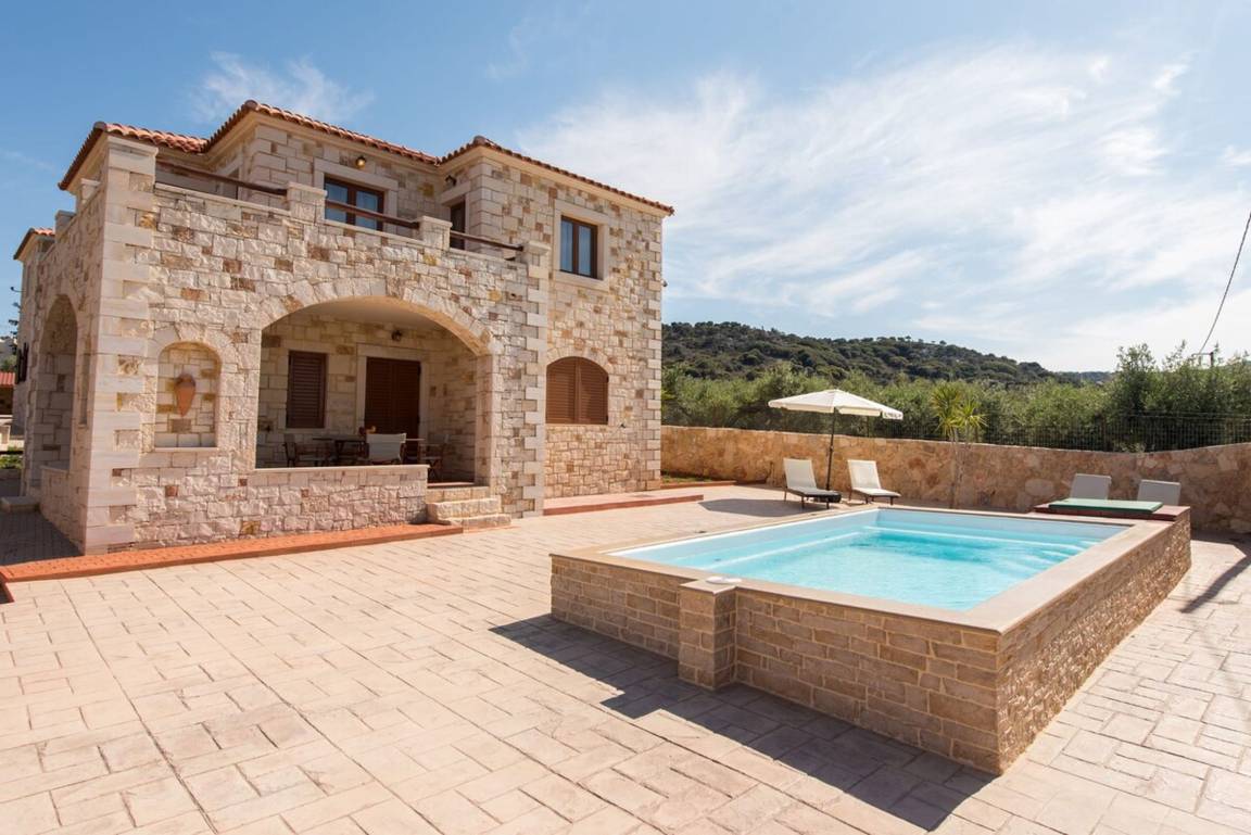 140 M² Villa ∙ 3 Bedrooms ∙ 5 Guests - Hersonissos