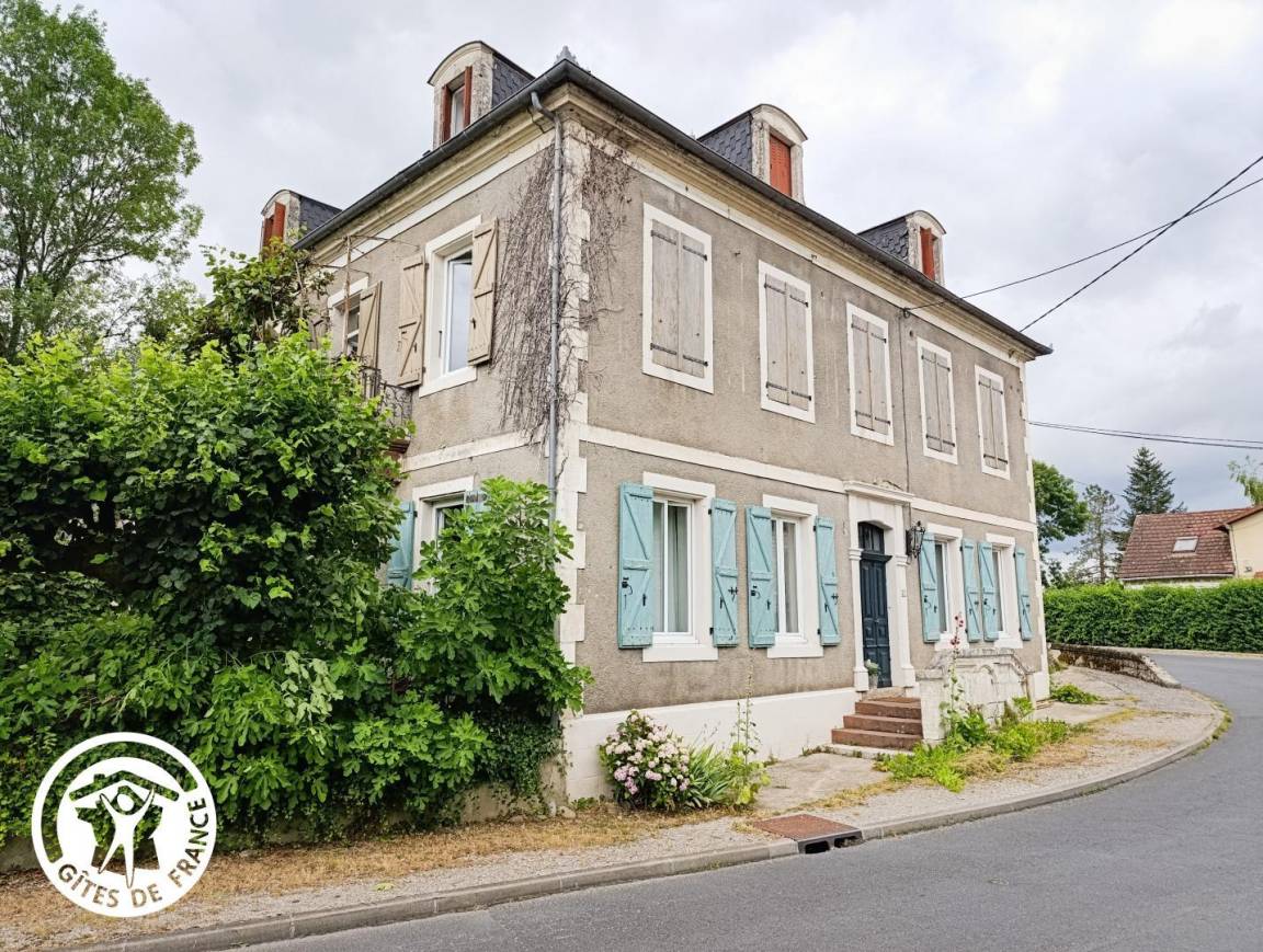 48 M² Gîte ∙ 1 Chambre ∙ 2 Personnes - Turenne