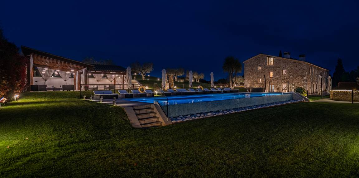 1000 M² Villa ∙ 8 Habitaciones ∙ 20 Huéspedes - Gerona