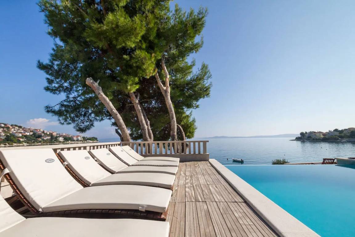 Maison De Vacances ∙ 7 Chambres ∙ 17 Personnes - Okrug Gornji