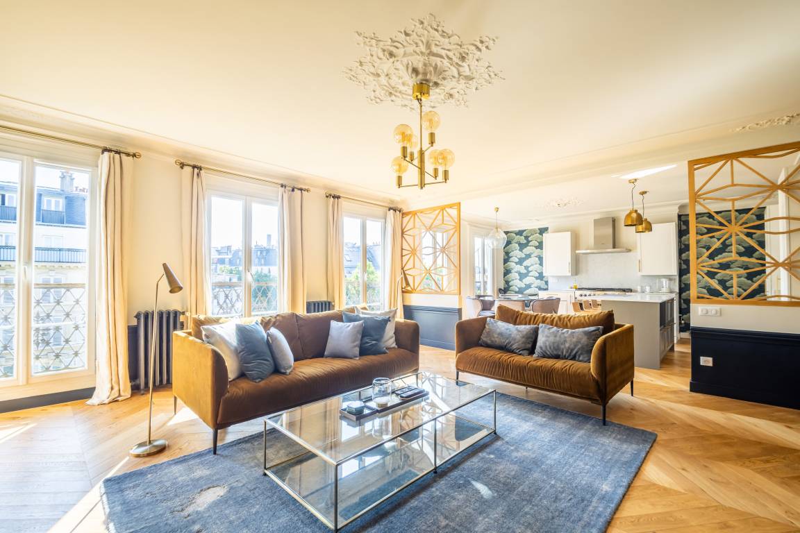 140 M² Huoneisto ∙ 3 Makuuhuonetta ∙ 6 Vierasta - Gare du Nord - Paris